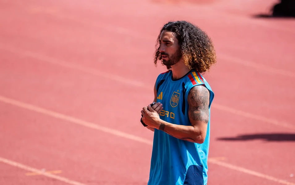 Cucurella hands in Chelsea transfer request amid Spain interest