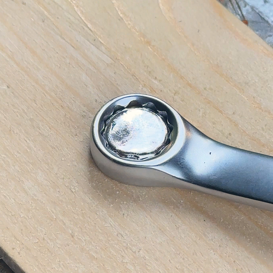 DIYing a bolt with molten metal🔩
