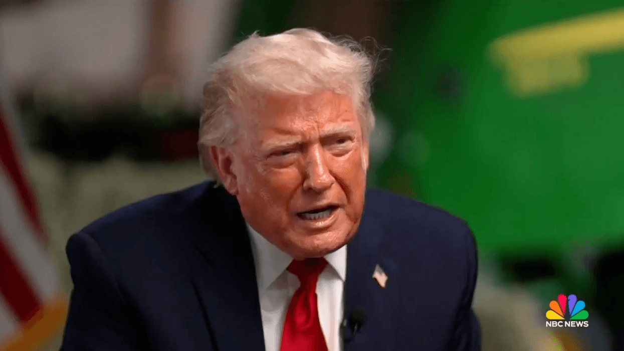 Trump's nervous tics and body language betray him during disastrous ...