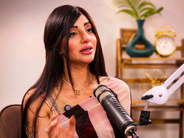 Who is Fariha Farrukh? Meet Pakistani journalist whose interview ...