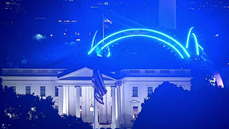 Extensive DC road closures planned for UFC fight at White House. Here's ...