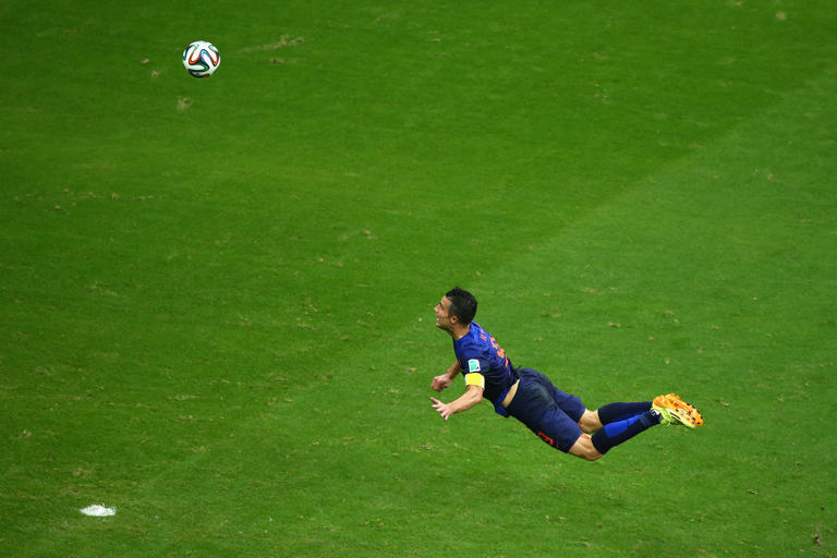 🌎 World Cup moments: Robin van Persie is the flying Dutchman