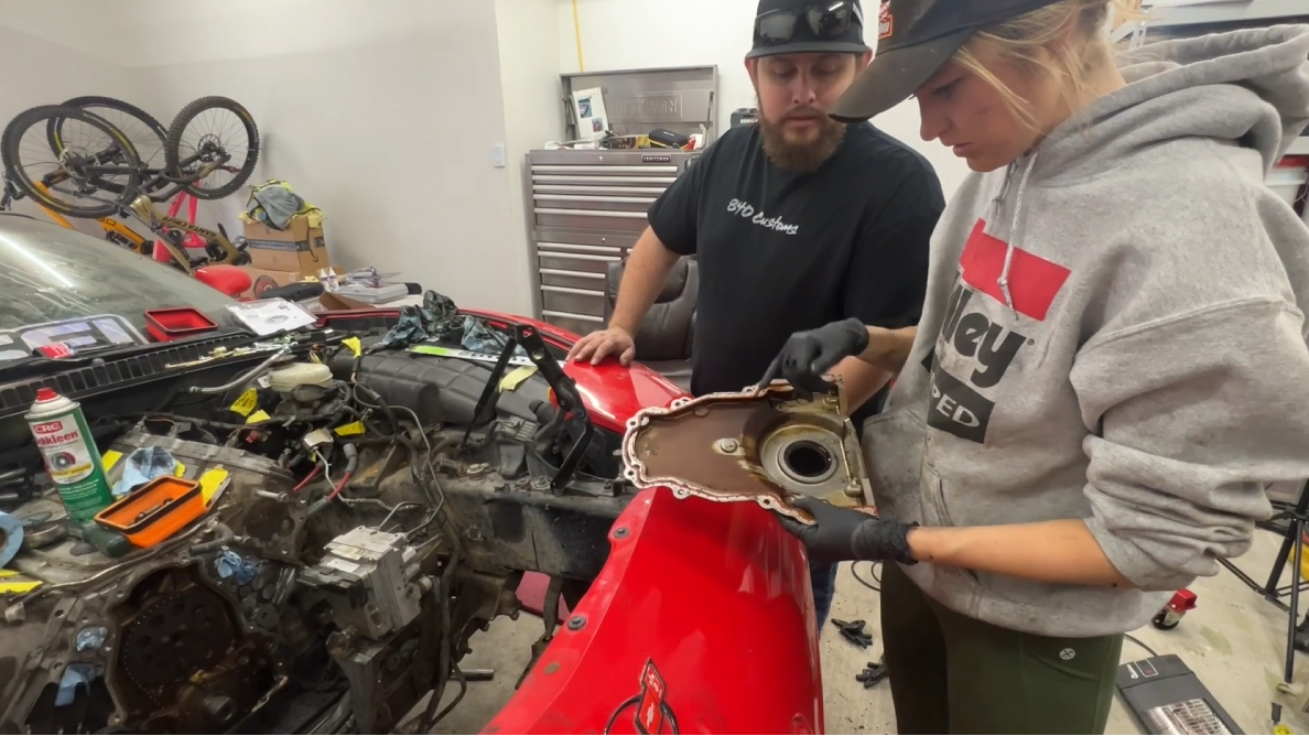 C5 Corvette gets its cylinder heads pulled for maintenance