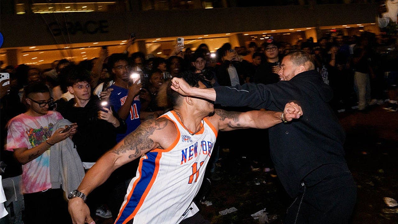 Knicks watch party turns ugly as massive brawls break out, pepper spray ...