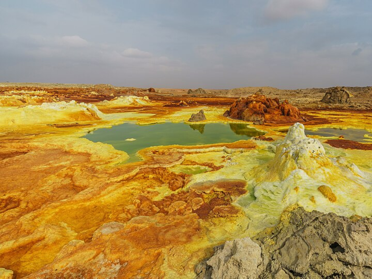 Ethiopia is slowly tearing toward a new ocean, and geologists have ...