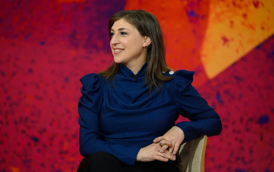 Mayim Bialik recalls discomfort over Amy’s wedding dress scene