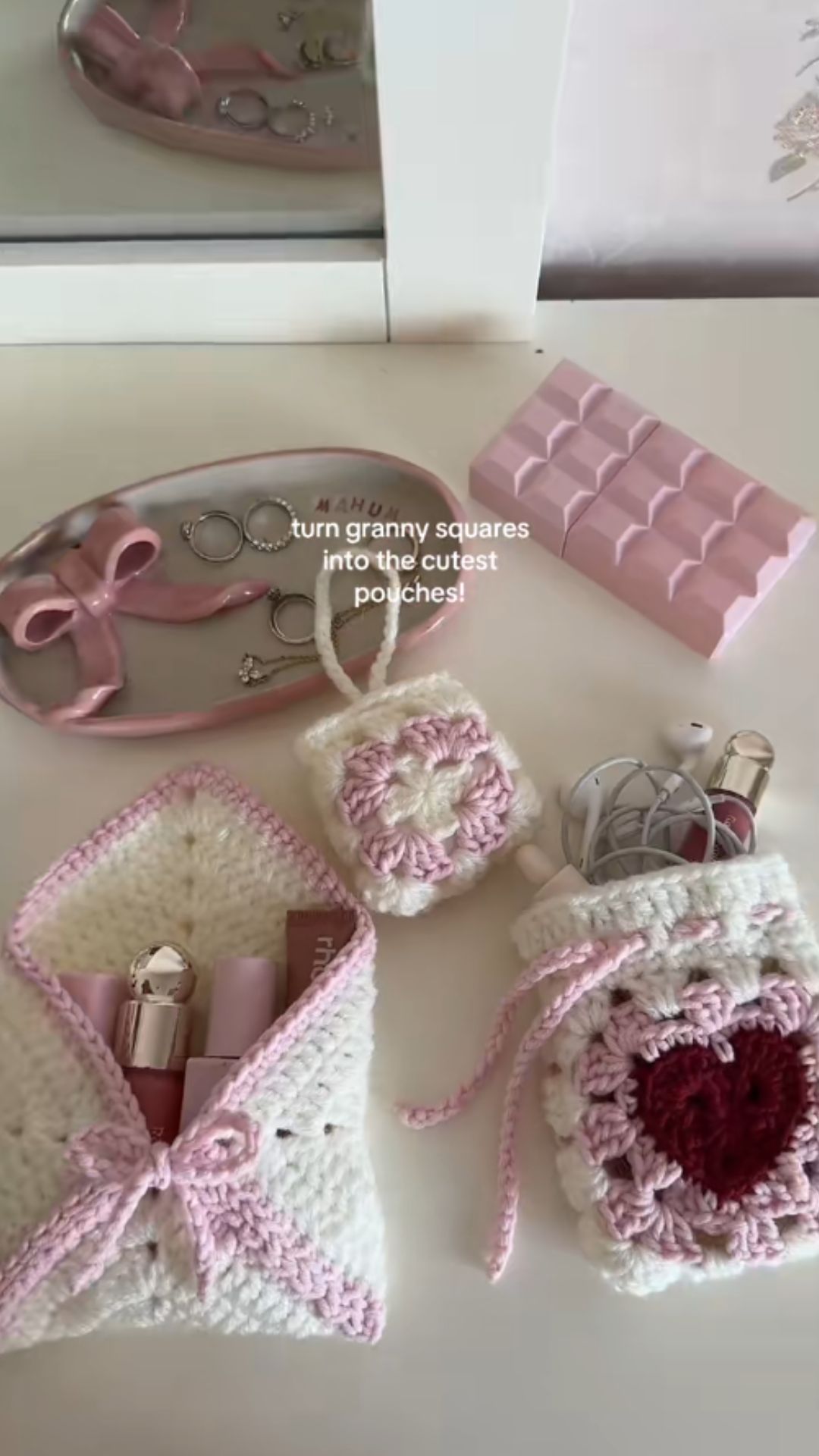 Transform granny squares into the cutest crochet pouches