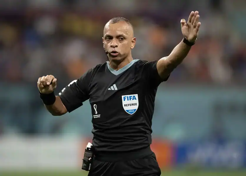 Trio de árbitros brasileiros comandará abertura da Copa do Mundo 2026