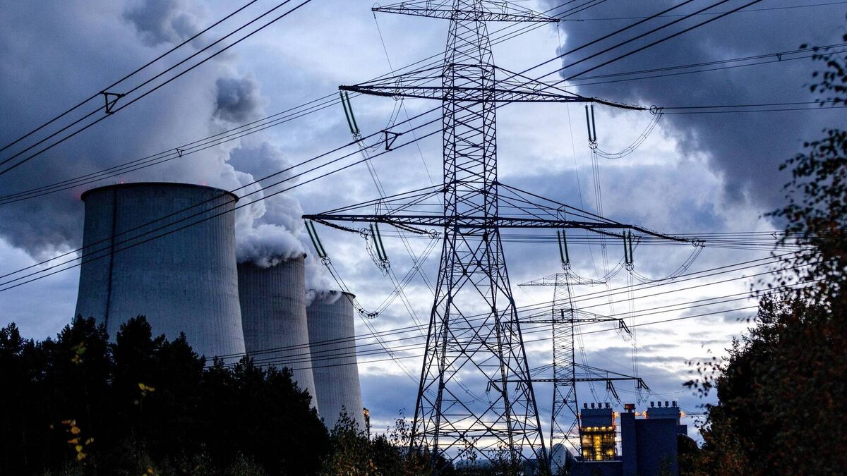 World's biggest banks spent almost €80bn funding fossil fuel industry ...