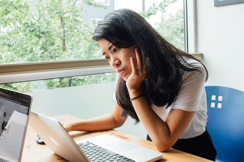 Employee expresses guilt for looking for another job while on the clock ...