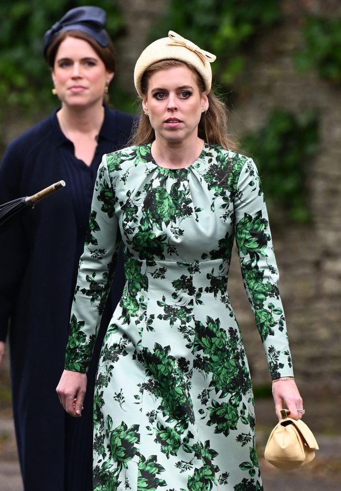 Prince William’s interaction with Princess Beatrice at royal wedding ...