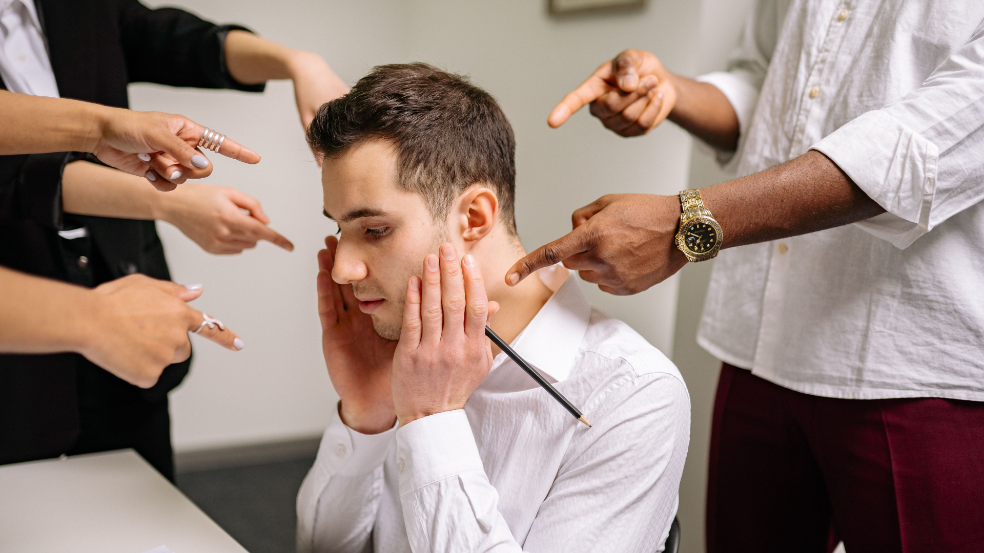 10 small things that reveal you're a lazy employee & 10 that show you ...