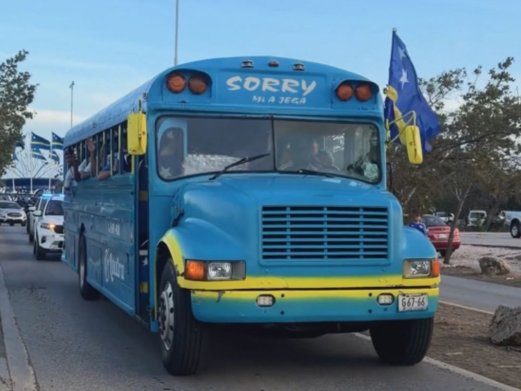 Odd World Cup arrival: Curaçao arrives in an old school bus