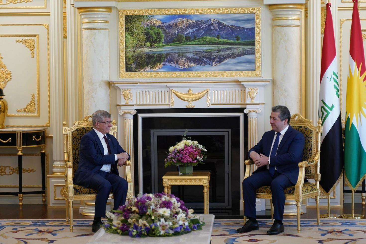 Davutoğlu ve Barzani'den Erbil-Ankara ilişkilerini geliştirme vurgusu