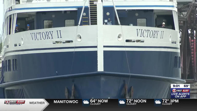 Cruise ship brings visitors to Green Bay