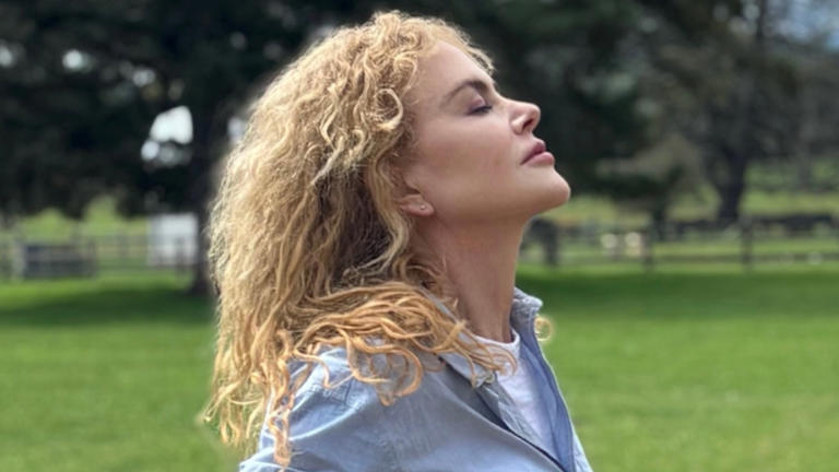 Nicole Kidman surprises fans with natural curls