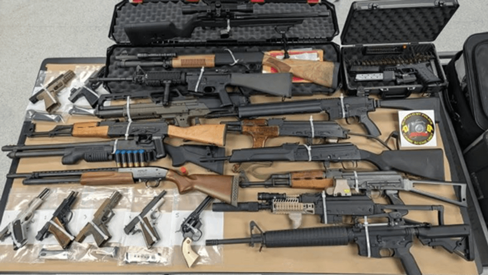Buffalo police make arrest, seize 20 guns in massive bust