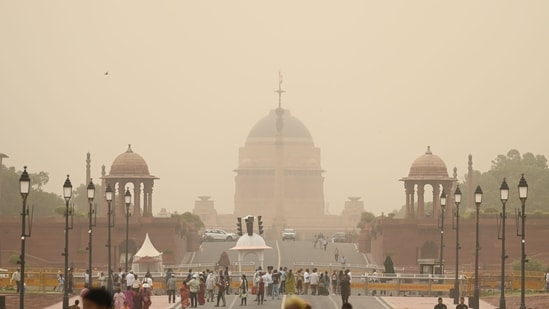 Massive dust storms hit Delhi as IMD issues red, orange alerts across NCR