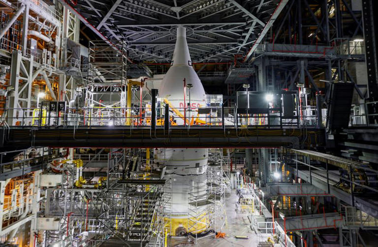 NASA taps US, Italian astronauts for Artemis mission with SpaceX, Blue ...