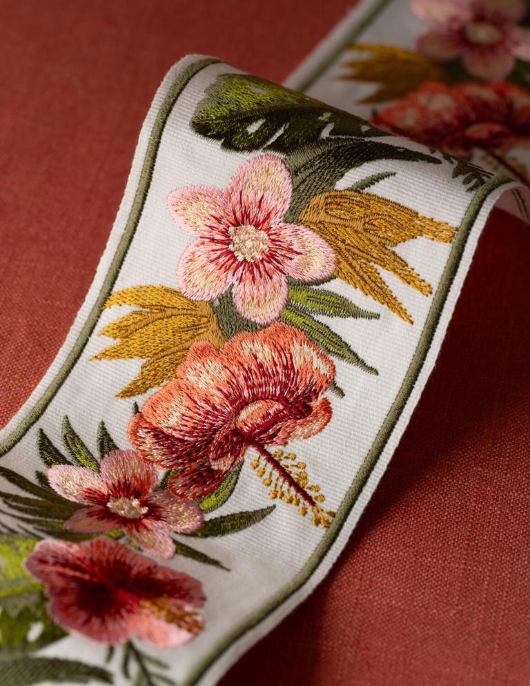 10 fresh floral designs for the final days of spring