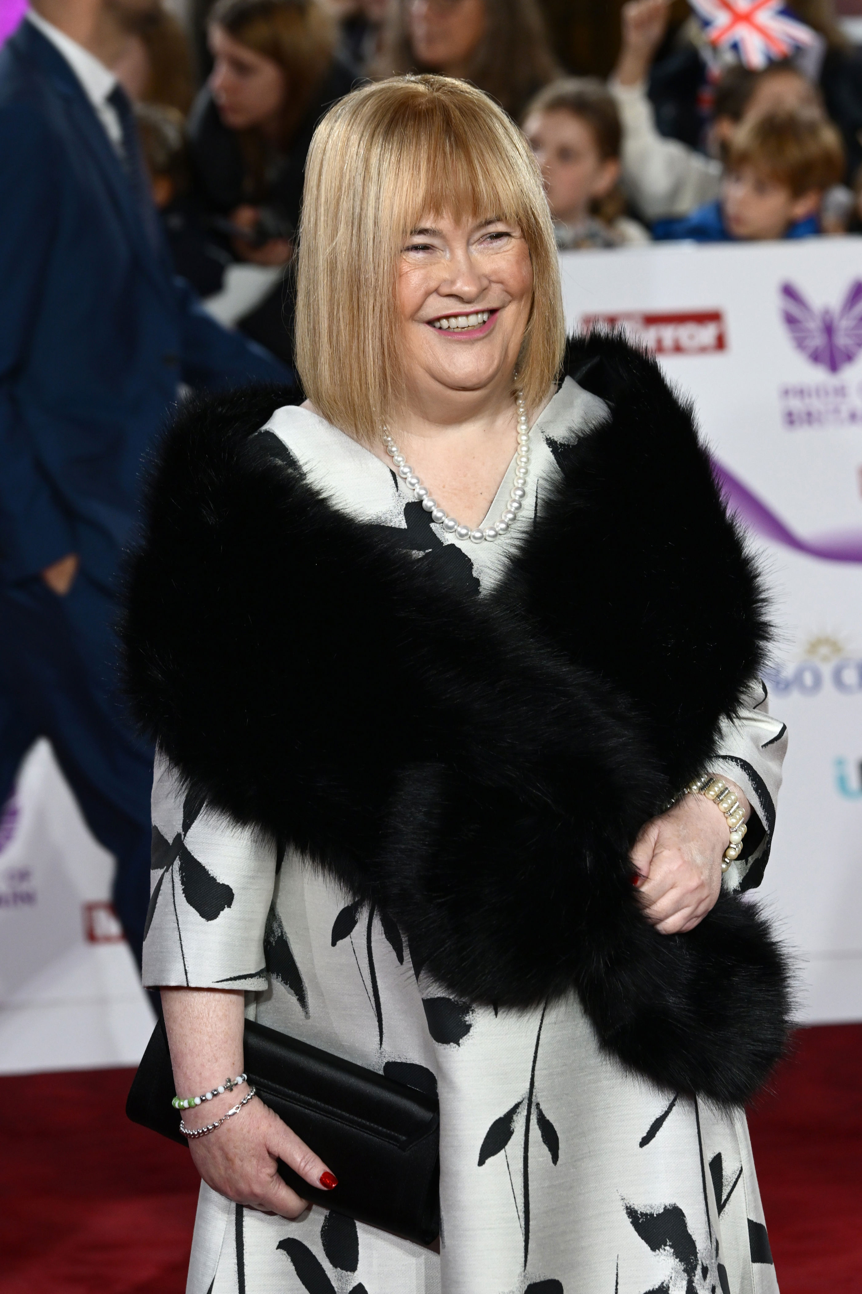 Susan Boyle drops out of US concert for manager’s dental procedure