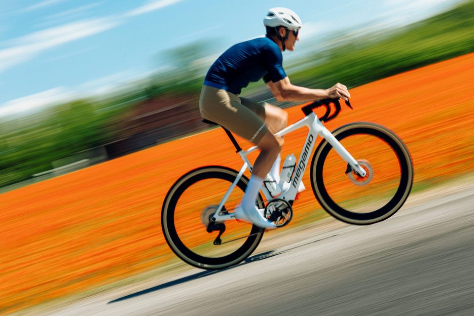 Megamo's new e-road bike is the first with Avinox's turbo-charged M2S ...