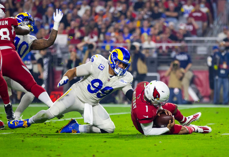Top NFL insider believes Aaron Donald will play for Los Angeles Rams again