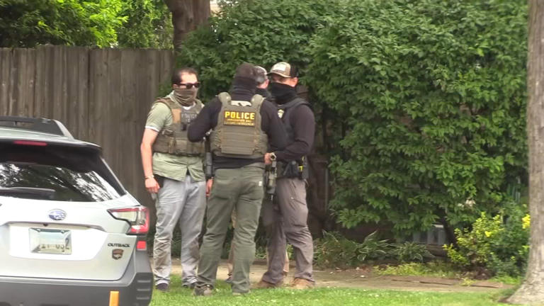 ICE agents seen chasing car on NW Side before crash: witness, video