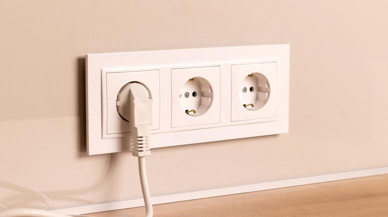 Can you install foreign wall outlets from other countries into your home?