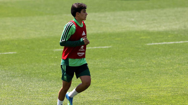 Histórico contrato para Gilberto Mora; llevará el '10' en Xolos