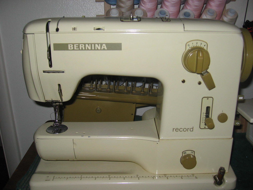 16 vintage sewing machines that are worth keeping instead of donating