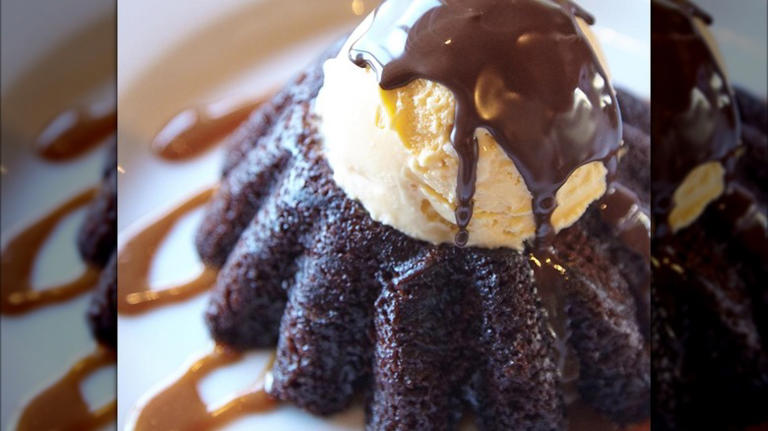 14 chain restaurant desserts that have no right being this good