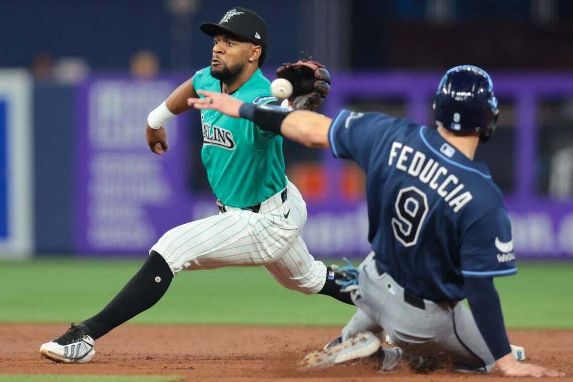 The hits keep coming for Marlins shortstop Otto Lopez