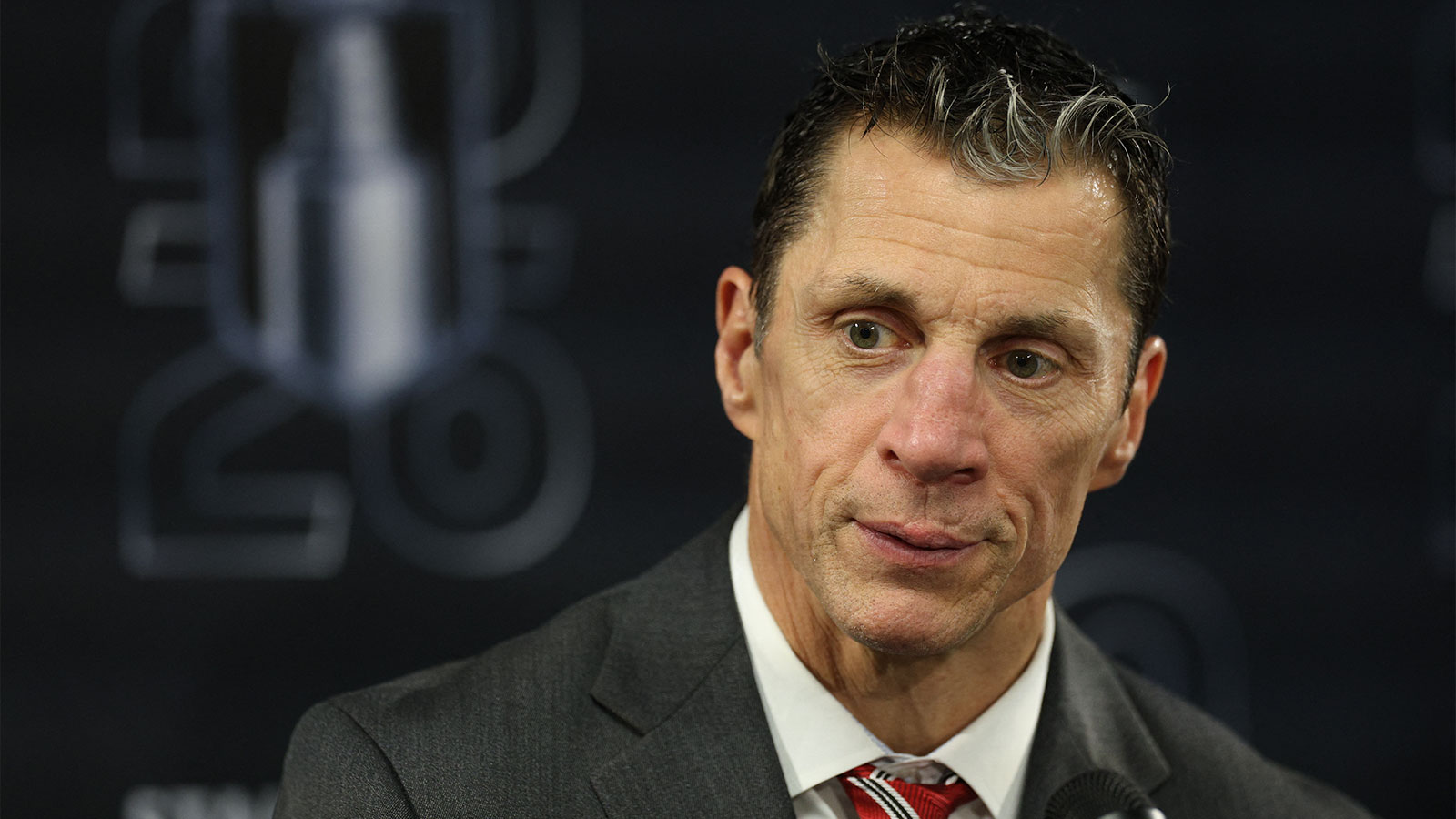 Why Rod Brind’Amour isn’t revealing starting Hurricanes goalie for Game 4