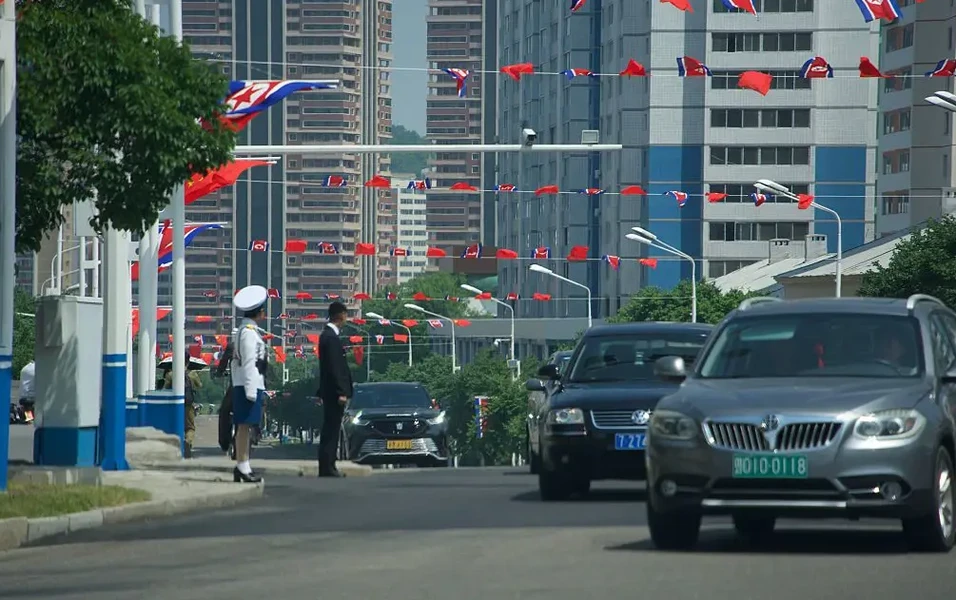 Xi and Kim pledge deeper ties in rare Pyongyang summit
