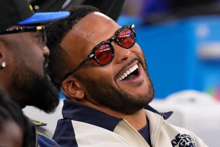 Aaron Donald comeback buzz grows as Adam Schefter drops shocking prediction