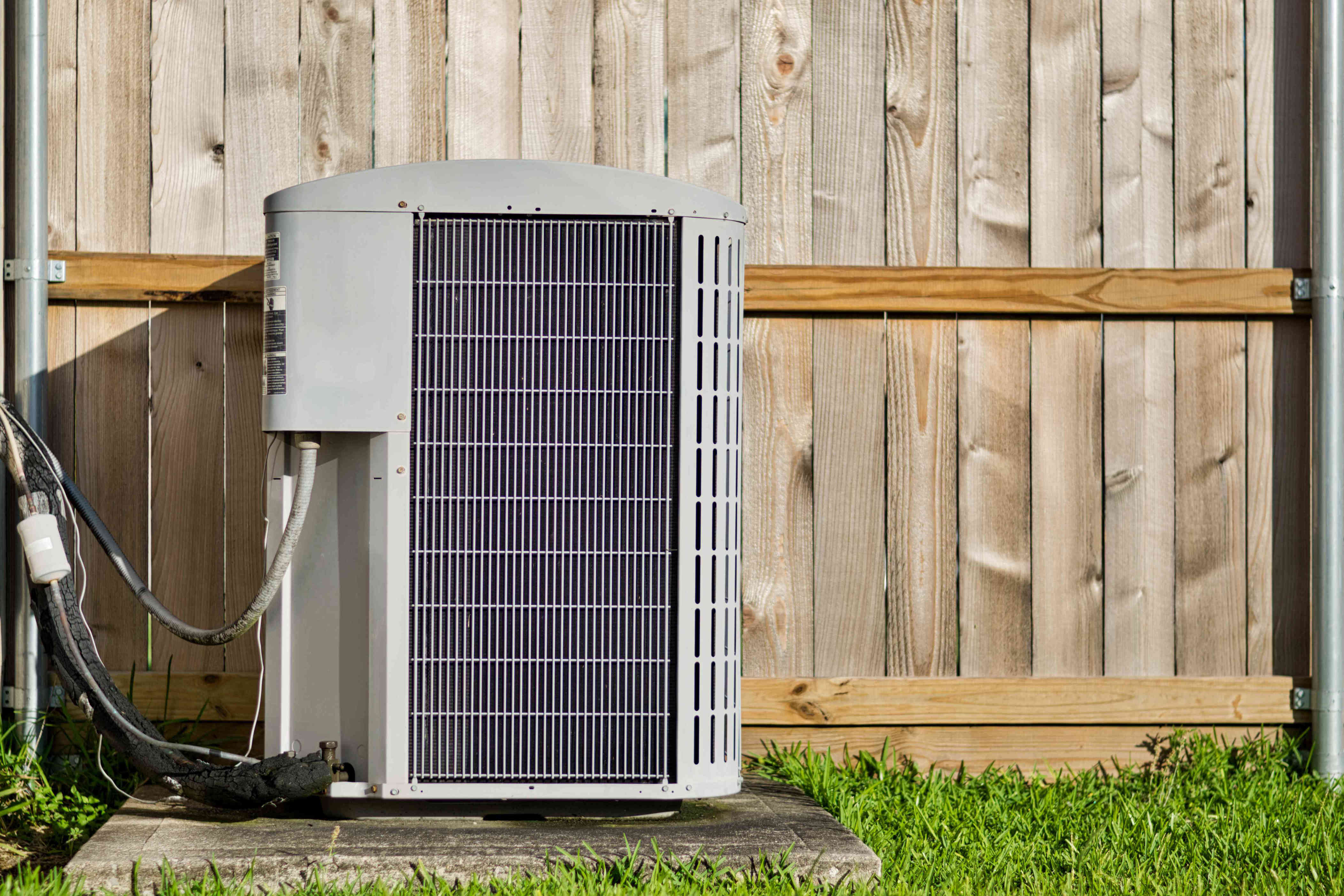 Does running your air conditioner all day save money or just waste ...