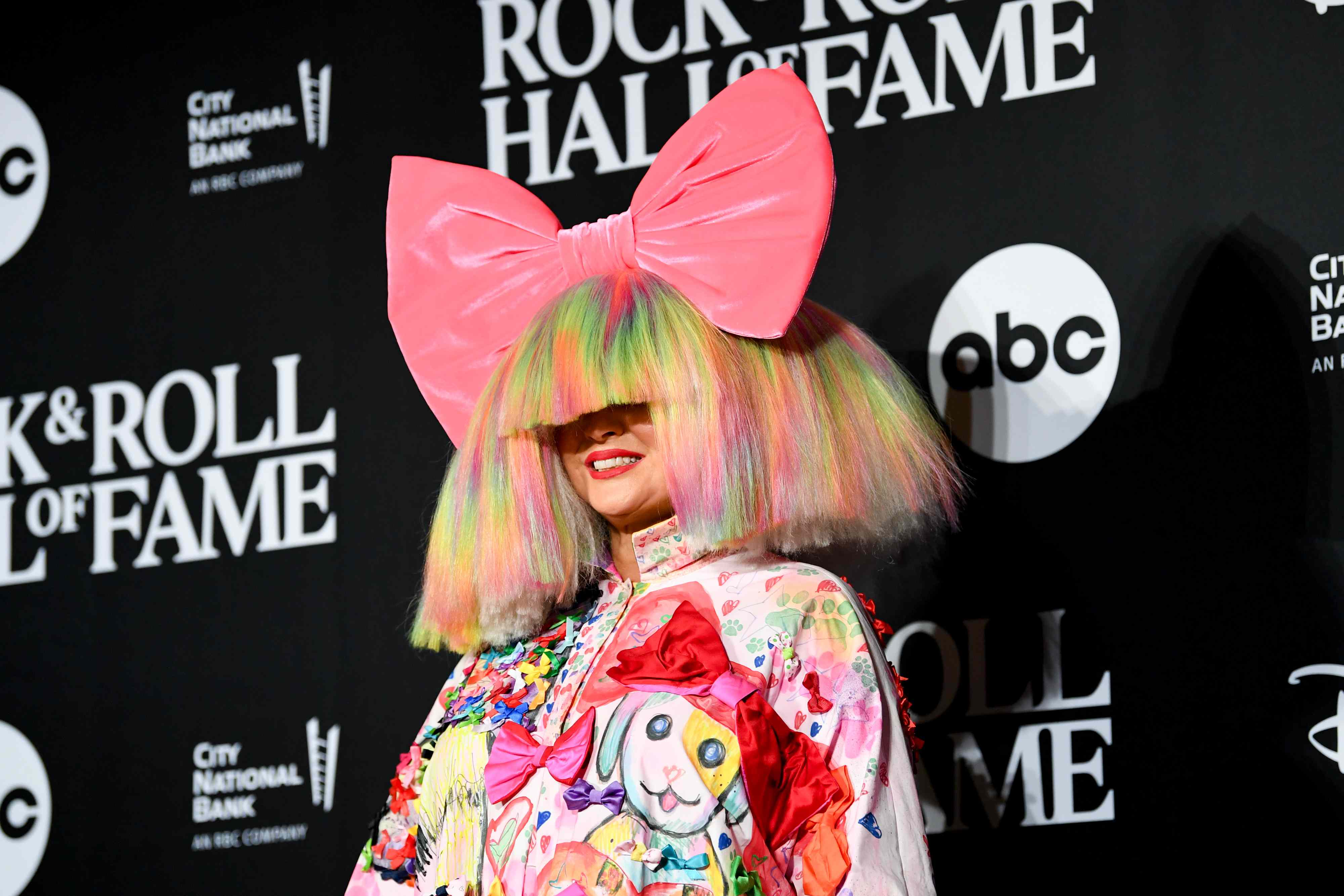Sia, 50, reveals her face and ditches signature wig disguise for casual ...