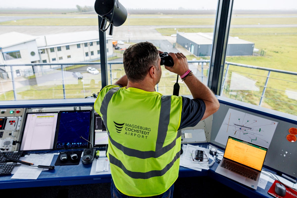 FAA launches 'bold' new strategy to hire thousands of workers