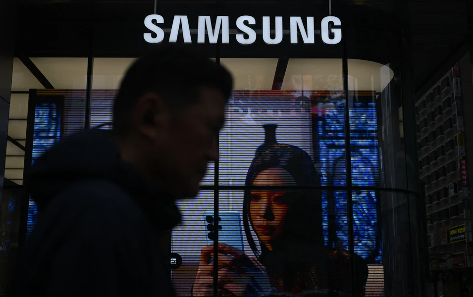 Galaxy Z Flip 8 may skip charging upgrade despite rivals' gains