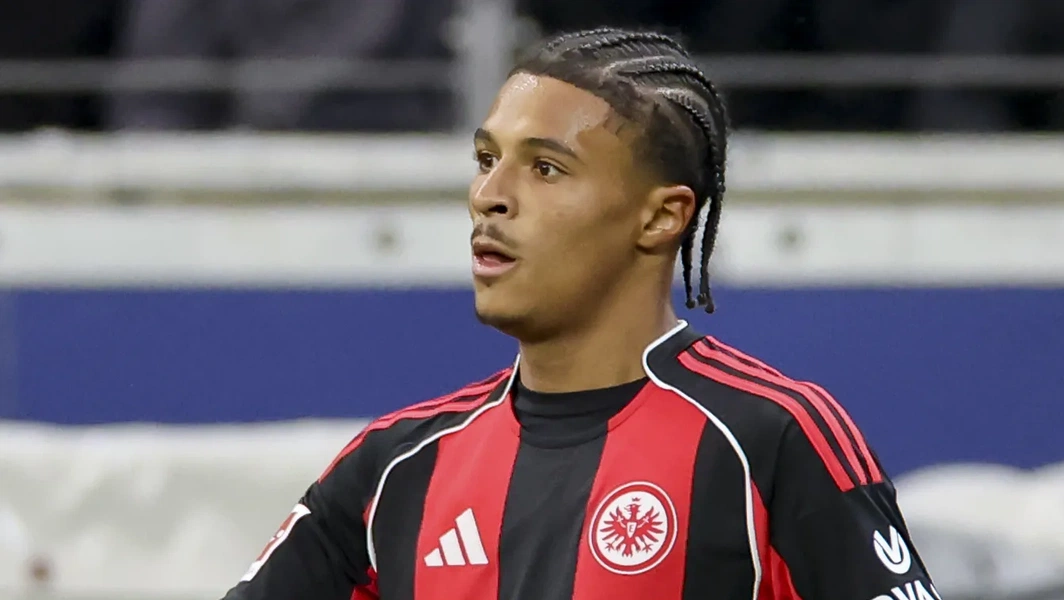 Tottenham eye Bahoya after Frankfurt slash asking price