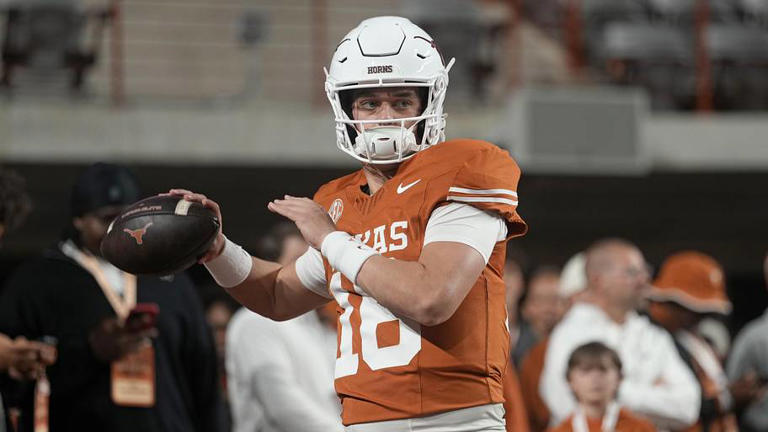 Steelers trade up for Arch Manning in latest mock draft
