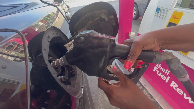 Drivers line up for discounted gas thanks to T-Mobile, Shell