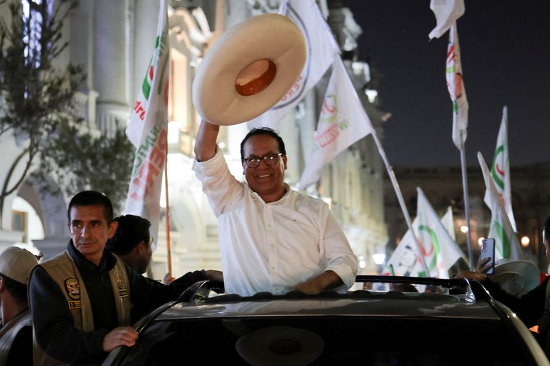 Peru race tightens again and markets rise as overseas ballots pour in