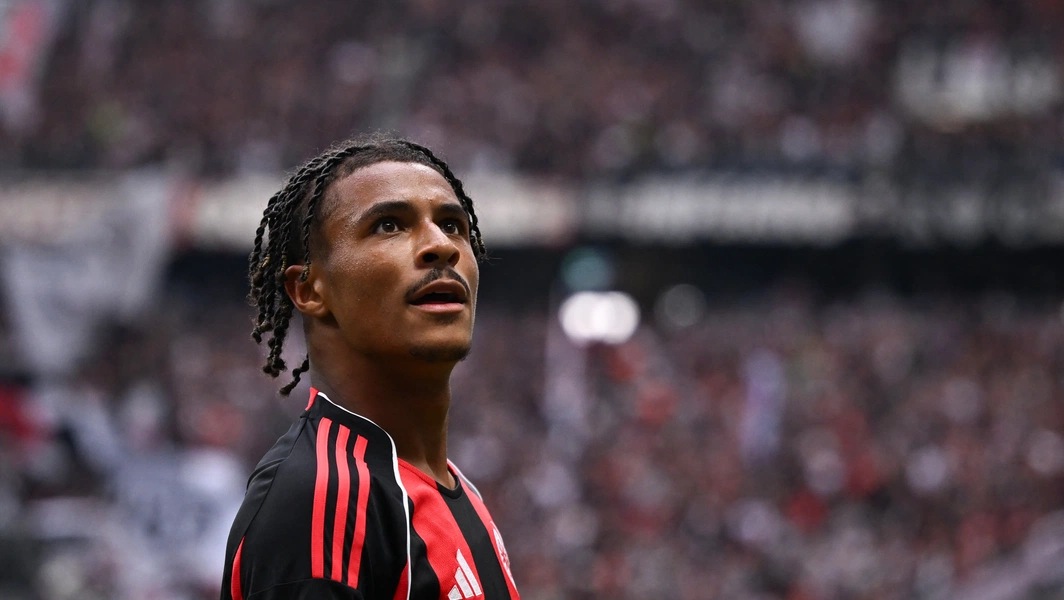 Tottenham eye Bahoya after Frankfurt slash asking price