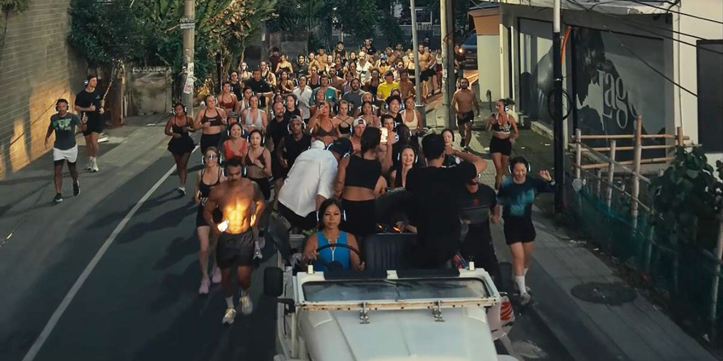The viral ‘silent disco’ run feels more like a party than a workout ...