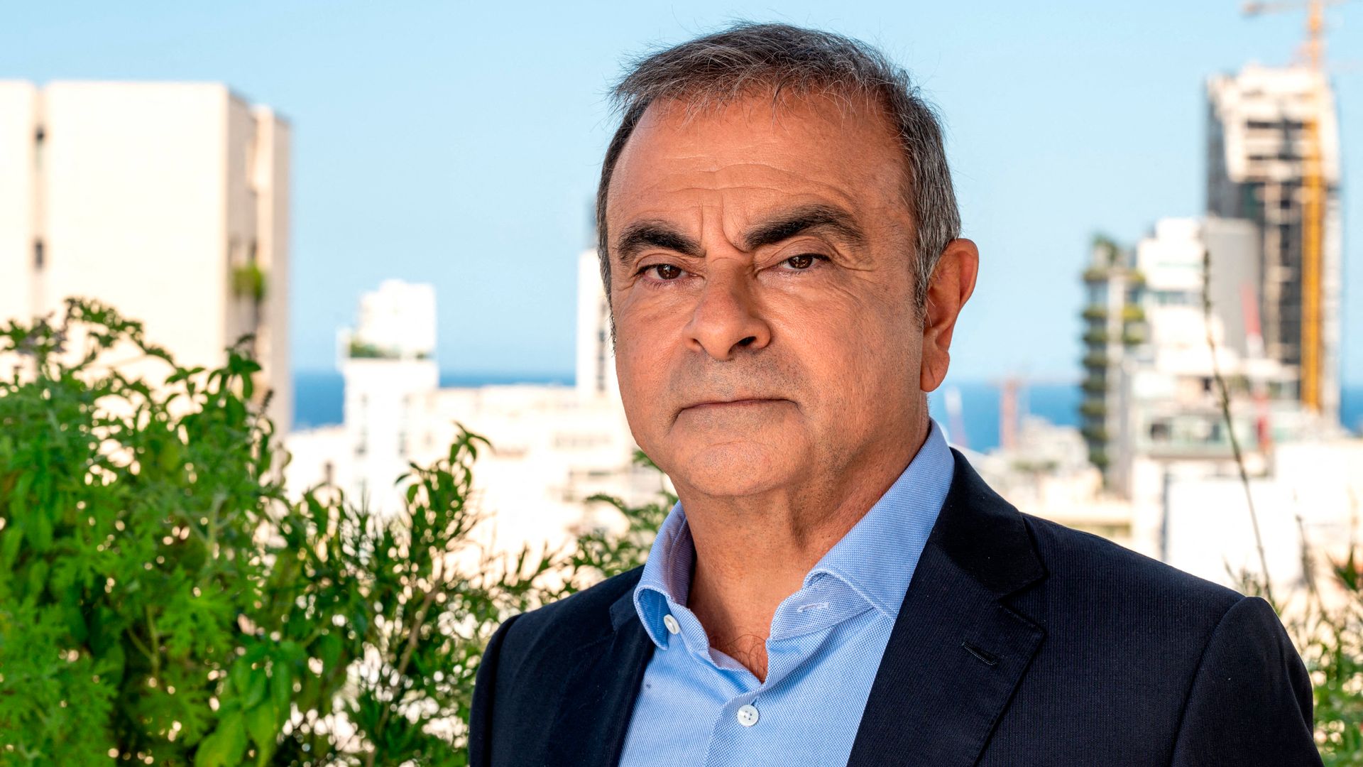 Carlos Ghosn: Von Interpol gesuchter Ex-Manager gibt jetzt ...