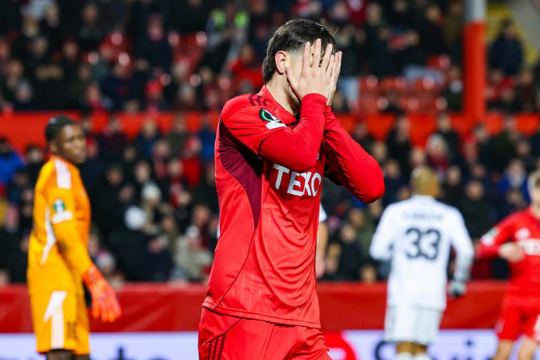The Aberdeen transfer rules Stephen Robinson must follow as exits key ...