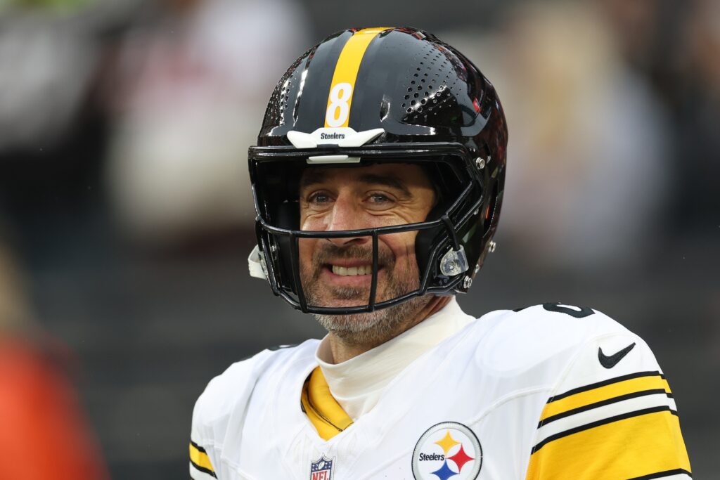 Aaron Rodgers holds unwanted NFL record after unfortunate error in 2025