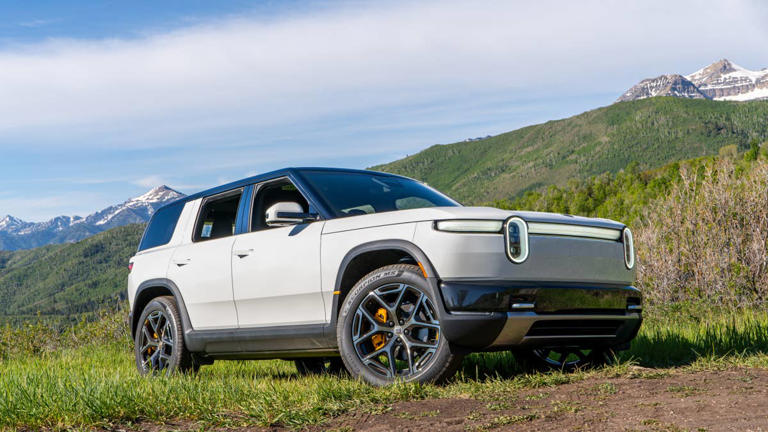 The electric Jeep Recon has 670 HP, removable doors and one big problem